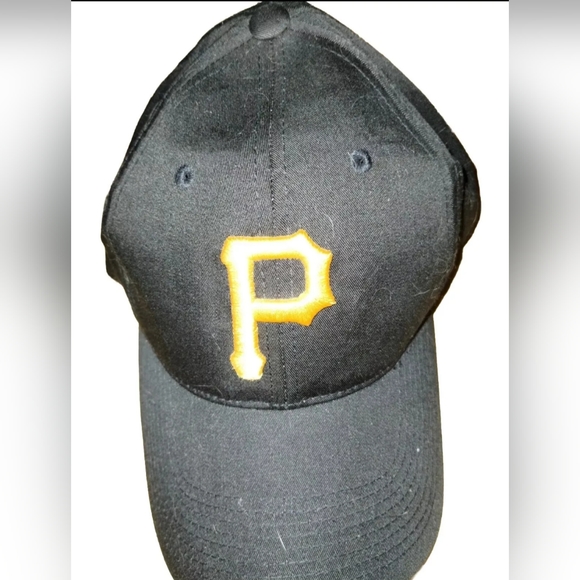 MLB | Accessories | Pittsburgh Pirates Snapback Baseball Hat | Poshmark